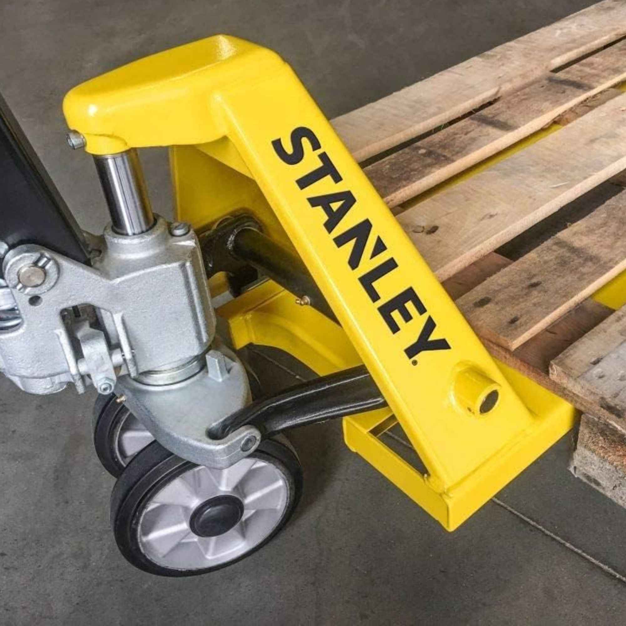 STANLEY Pallet Truck 3.0 Tons Lifting Capacity – DIY Store